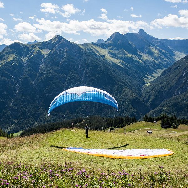 Paragleiten im Lechtal